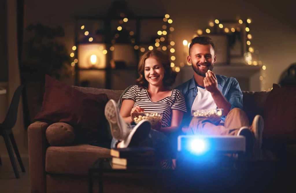 Tips for Throwing the Ultimate Movie night - DesigNDare